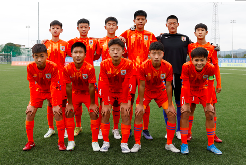 一天两次登顶，山东泰山包揽U13U15组别冠军|泰山|山东泰山|U13_新浪新闻