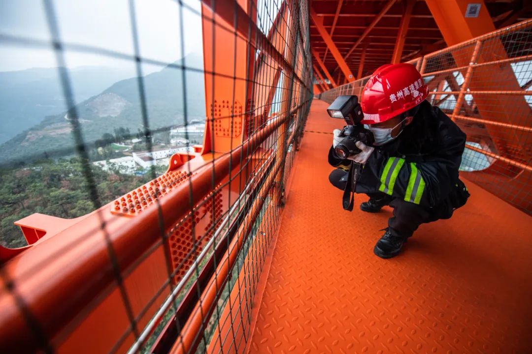 他们创造“万桥飞架”奇迹