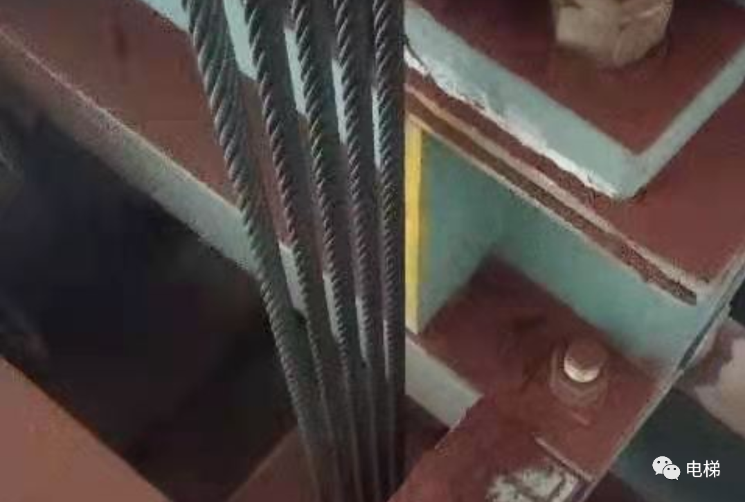 电梯钢丝绳红粉的真相及解决办法！__财经头条