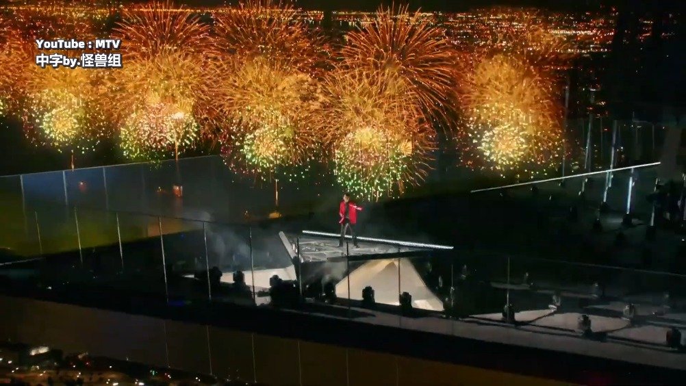 The Weeknd - Blinding Lights | 2020 MTV VMAs 这首歌3年了_新浪新闻