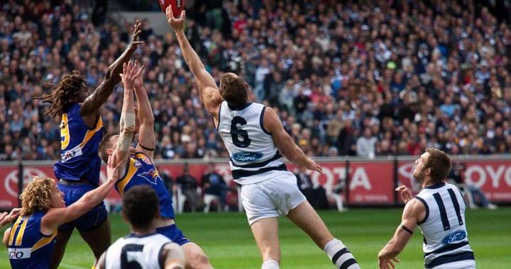 澳大利亚最流行的体育项目，是另一种足球|澳大利亚足球|世界杯|卡塔尔世界杯|丹麦足球队|澳大利亚足球队_新浪新闻