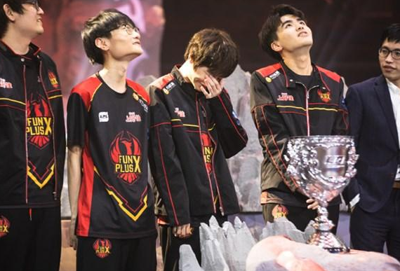 大瓜！WBG.Crisp成了，OPGG显示Crisp签约WBG！|战队|选手|大瓜_新浪新闻