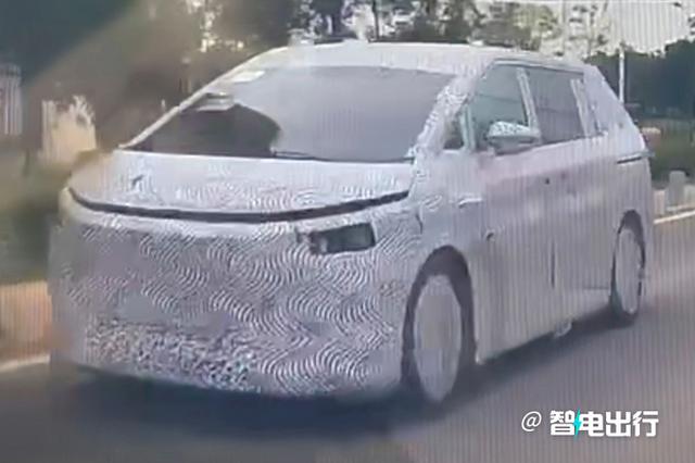 小鹏首款MPV谍照曝光！搭全新辅助驾驶 或35万起售-新浪汽车