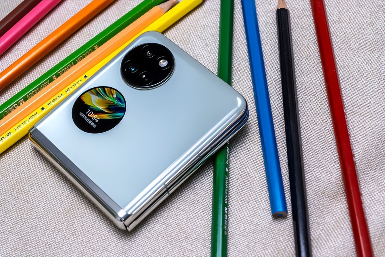 华为Pocket S成为年轻消费者心目中的最优选，精致小巧撩动人心__财经头条