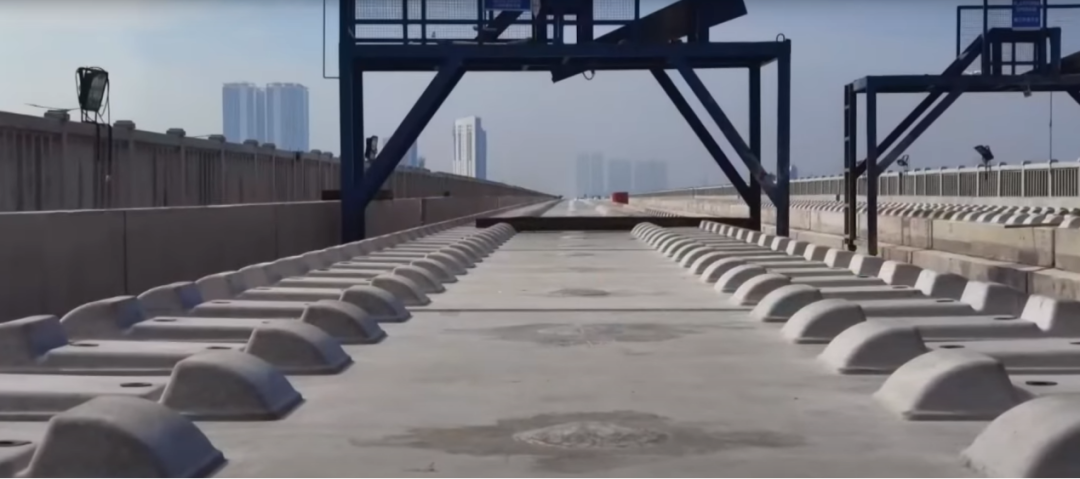 雅万高铁明年建成通车，对中国和印尼来说意味着什么？__财经头条