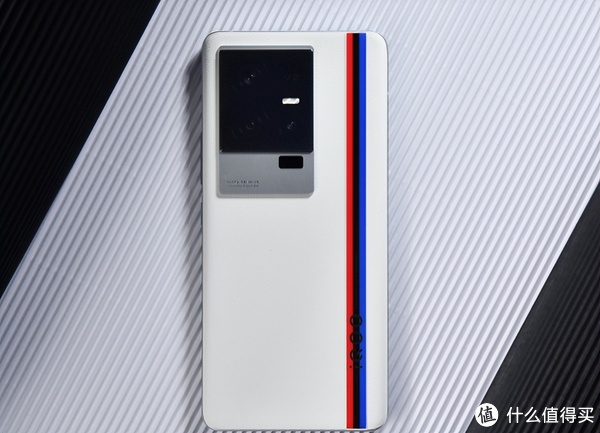 iQOO 11全面评测：性能全方面拉满，这才是旗舰手机该有的样子__财经头条