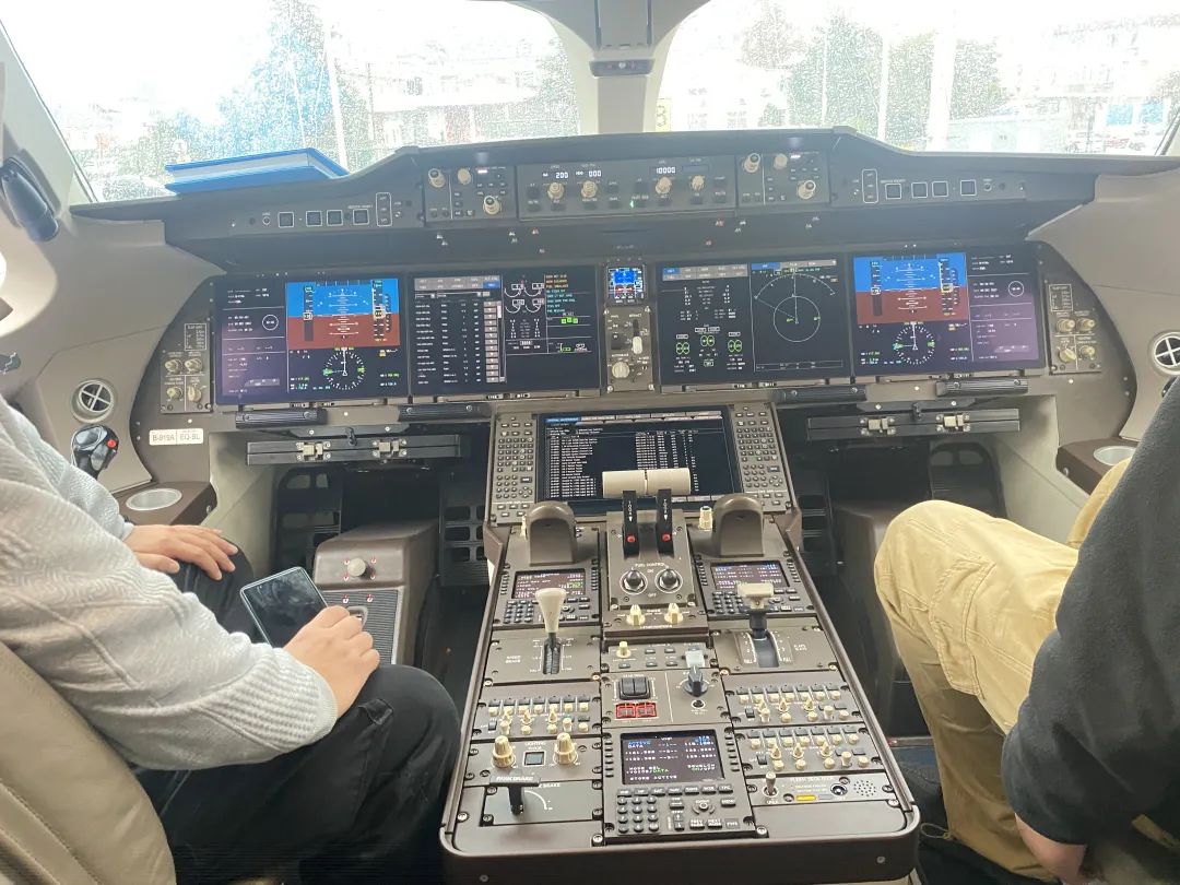 现场 | 国产大飞机C919正式交付东航，内部怎么样？|财经|东航|飞机_新浪新闻