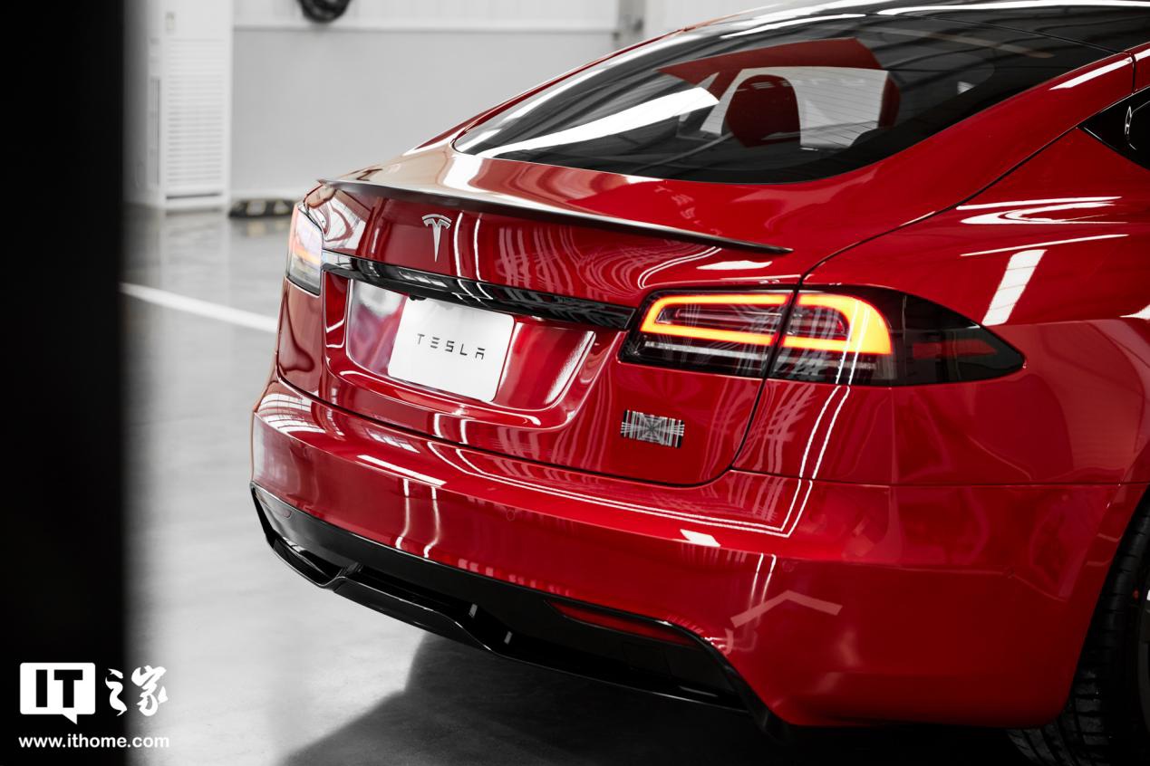 特斯拉 Molds S Plaid 图赏：极简造型下的“狂暴先生”|特斯拉|Plaid_新浪新闻