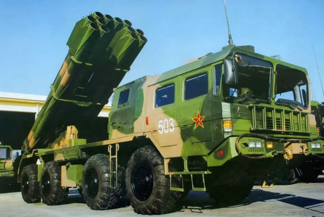 中国火箭炮到底有多猛？无人机精确制导，射程300公里，堪比导弹__财经头条