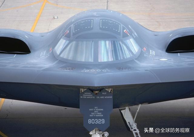 B2A核轰迫降还起火，美军损失巨大，固有缺陷，六代机也改不了