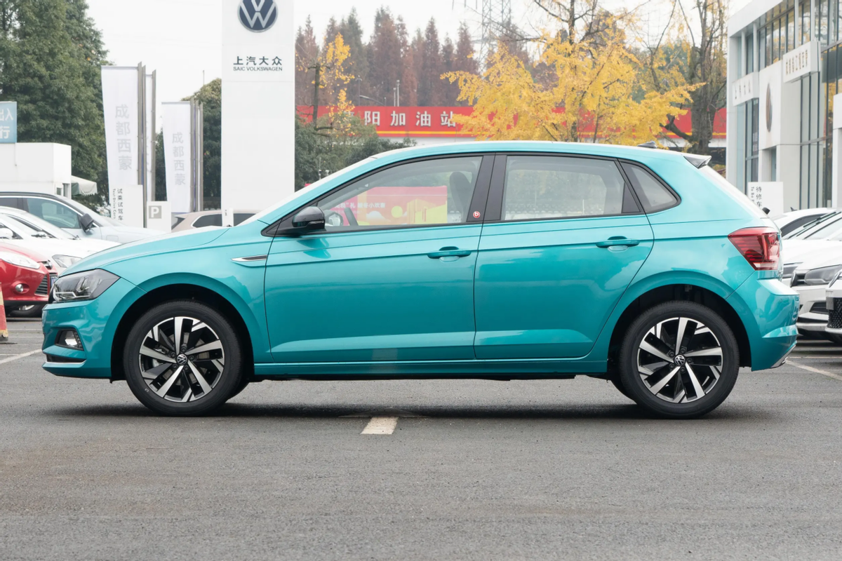 10万预算最好开的两厢小车，上汽大众Polo Plus值得信赖-新浪汽车
