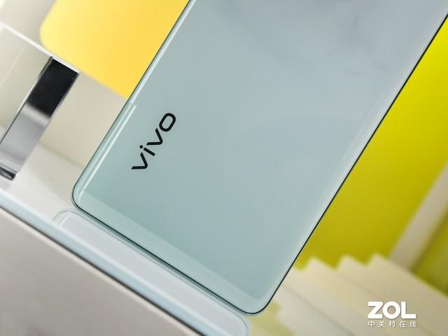 vivo S16真机图来了，轻薄曲屏，颜如玉配色绝美__财经头条