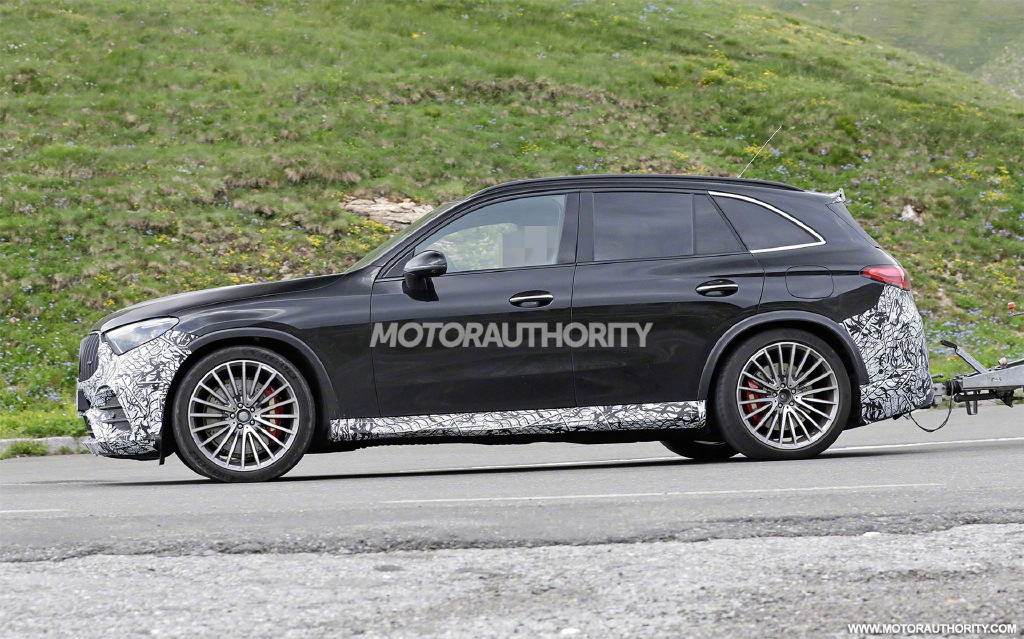 680匹马力！力大砖飞？全新奔驰AMG GLC 63 S E谍照曝光！-新浪汽车