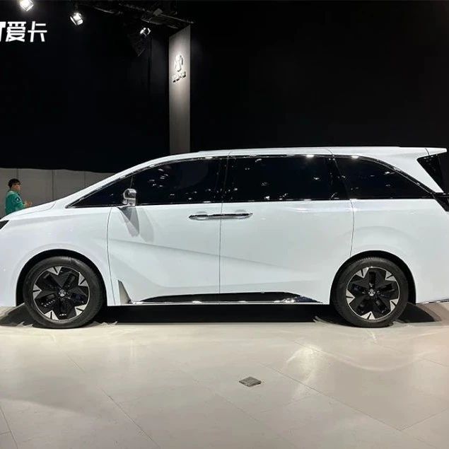 合创V09首发 纯电中大型MPV-新浪汽车