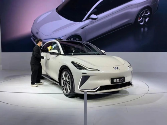 2022广州车展：智己LS7正式亮相__财经头条