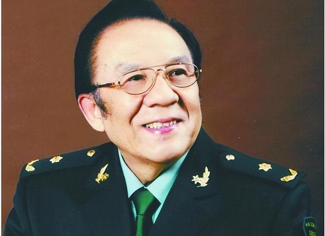 “歌唱家”杨洪基：和平凡妻子结婚50年，老婆和儿子都是他的骄傲