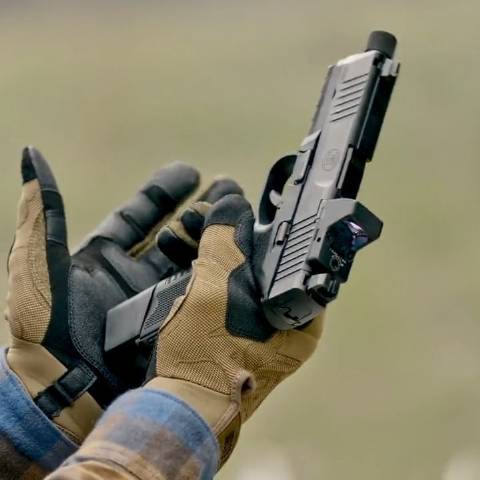 FN 545 Tactical，一看就非常“战术”_新浪新闻