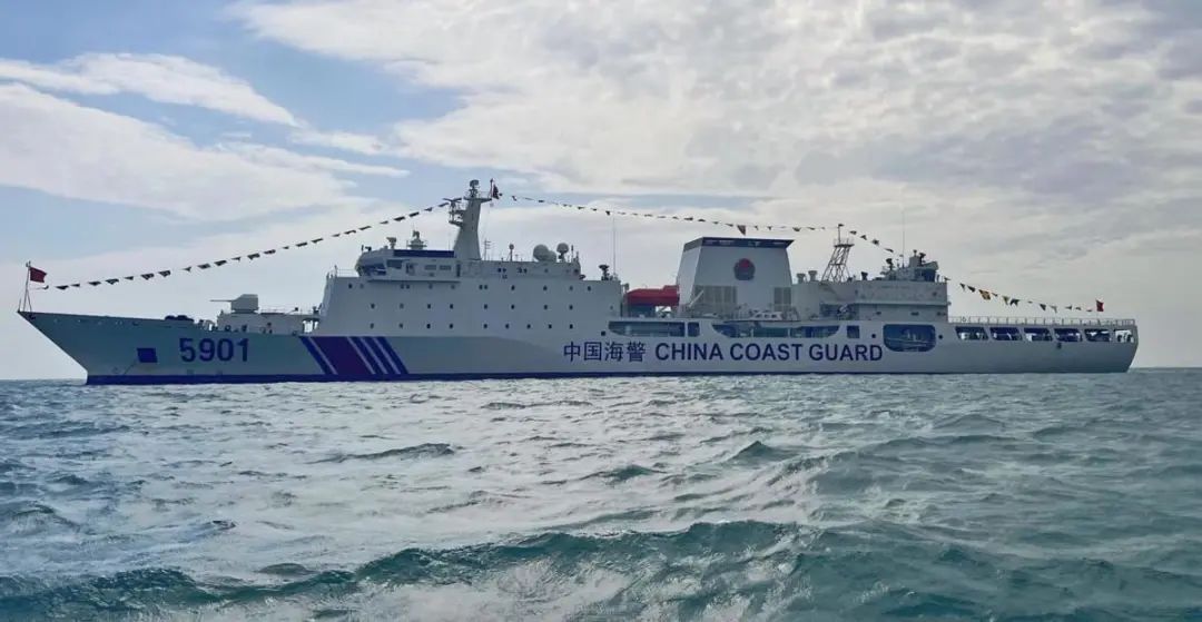 中国海警万吨巨舰，突然现身纳土纳，越南和印尼，得好好掂量掂量|印尼|纳土纳群岛|越南_新浪新闻