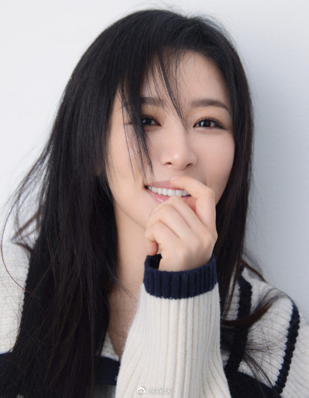 杨紫四宫格随拍照新鲜出炉啦，今天又是为小紫疯狂心动的一天