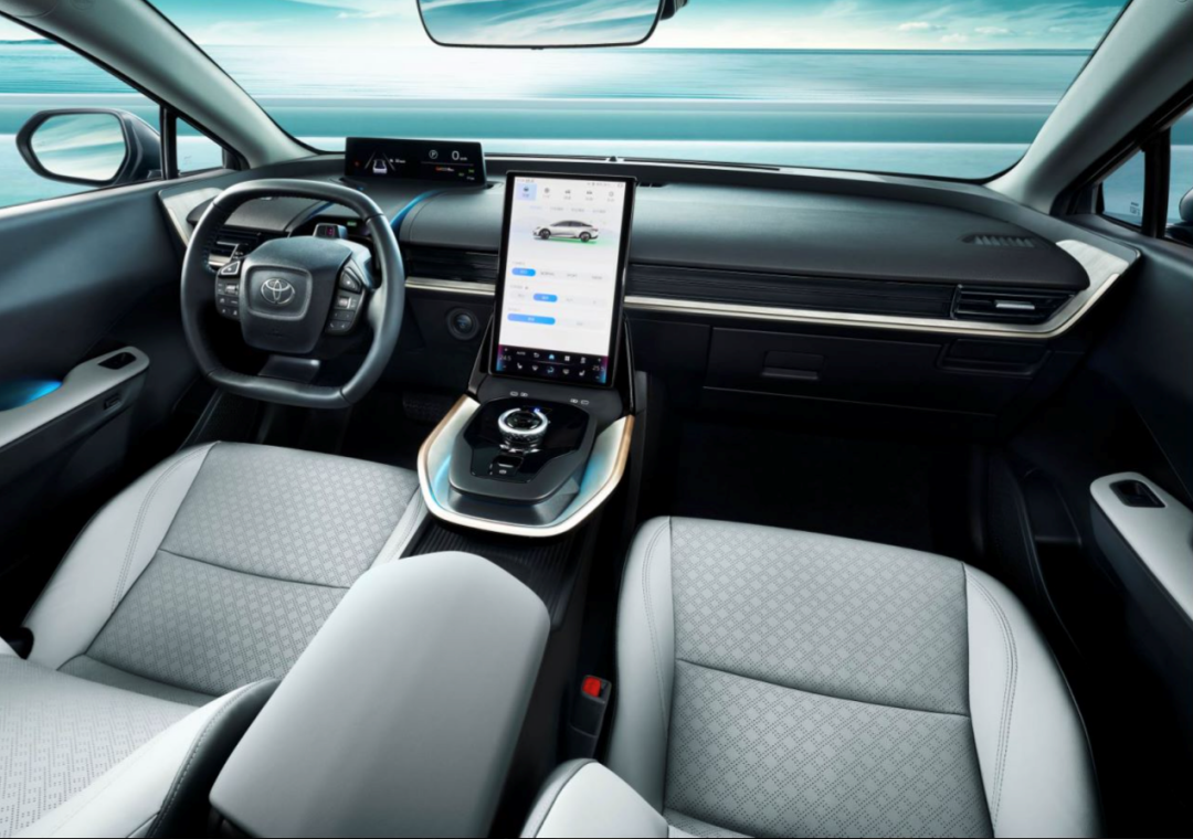 新能源赛道迎来实力派：一汽丰田bZ3重塑电动出行新价值-新浪汽车