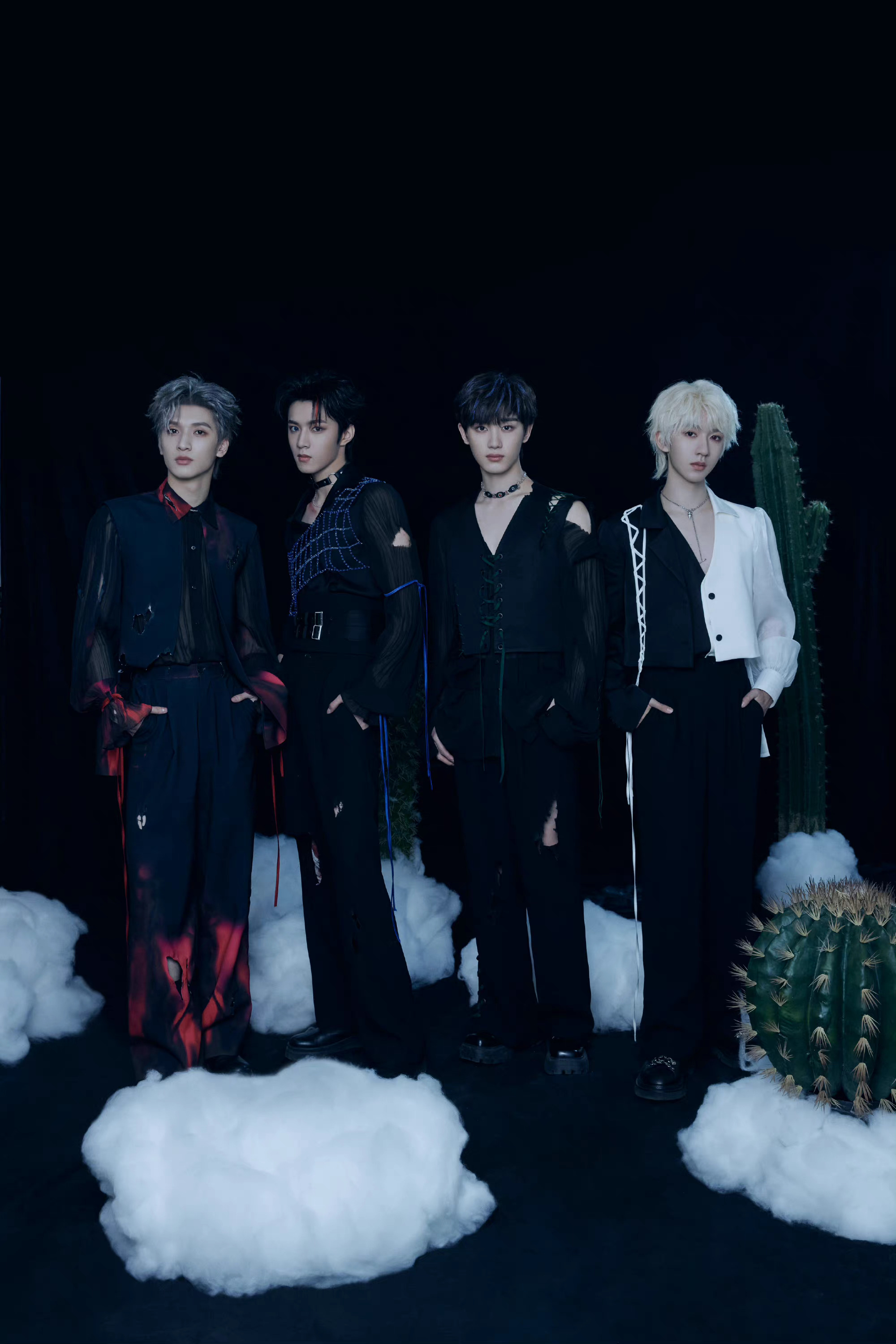 丁程鑫 刘耀文 严浩翔 贺峻霖 新歌《孤独怪物》终于来了……|孤独怪物|刘耀文|丁程鑫_新浪新闻