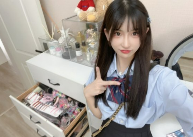 Tina被女友欺骗删除所有微博，登上热搜！女友回应来了！|lpl|墨子_新浪新闻