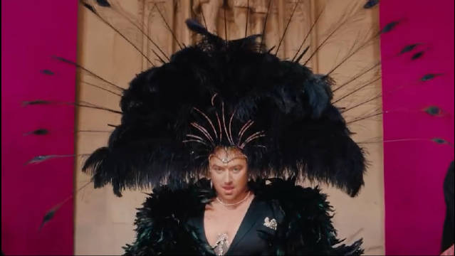 Sam Smith新单曲《Im Not Here To Make Friends》MV 女王小品……_新浪新闻