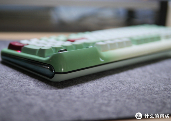 不用盘了，它很圆很润，翡翠白菜配色的珂芝Z98评测__财经头条