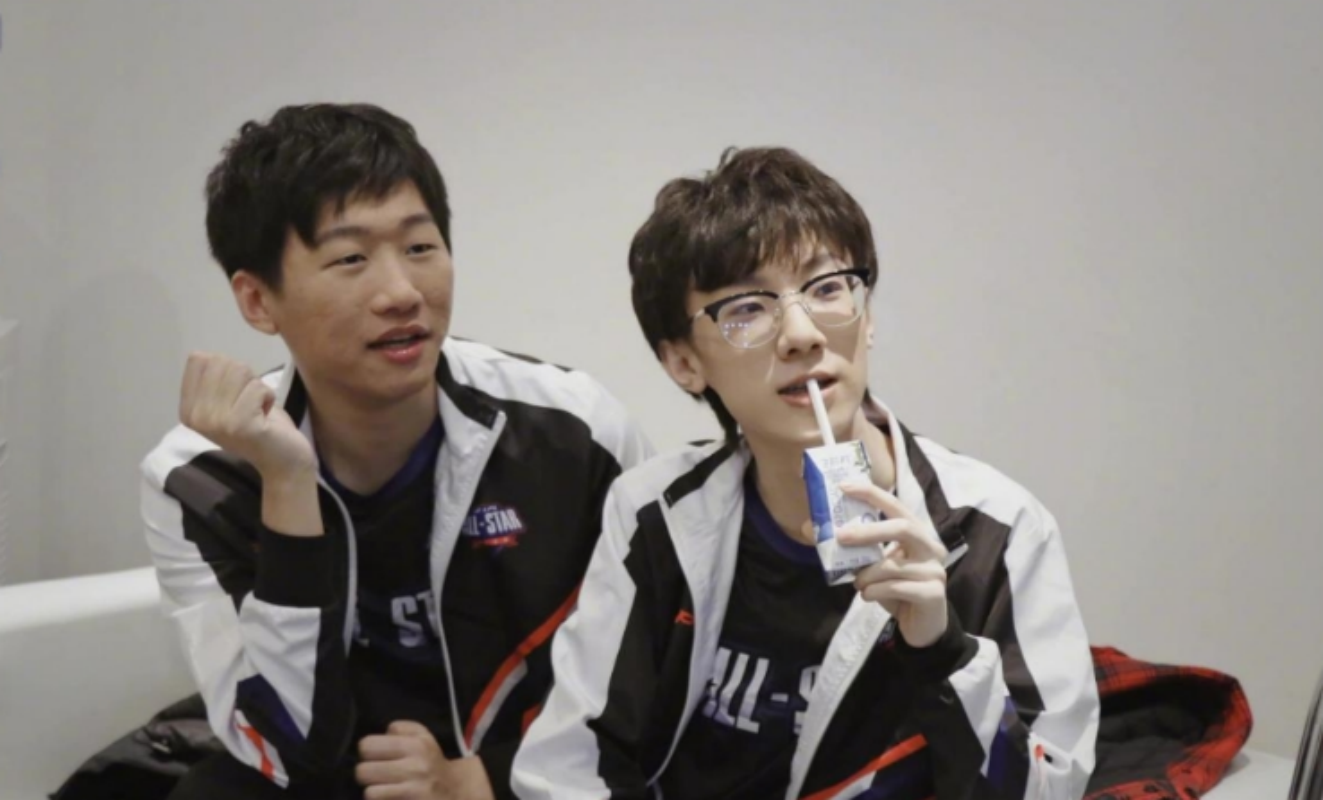 UP战队一场比赛两次五杀！创纪录反被网友骂：留着宝蓝没希望