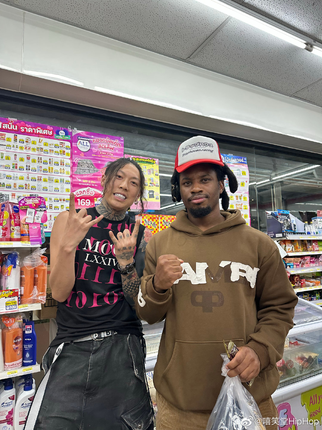 牛逼！PSY.P在泰国遇到偶像，美国Rapper Denzel Curry ！|psyp|杨俊逸psy.p|denzel curry|中国说唱 ...
