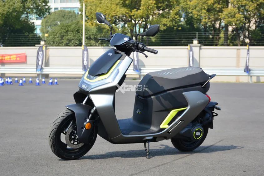 ZEEHO极核AE6+电摩上市 售11980元__财经头条
