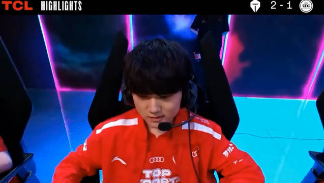 TES决胜团大获全胜，休息室Wayward喜笑颜开掏出手机|tes|LPL春季赛|edg_新浪新闻