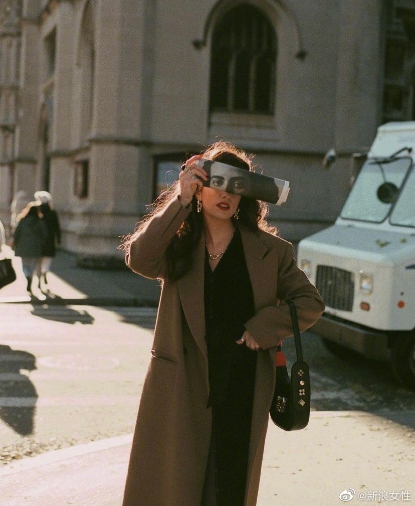 Léanne Ansar是一位来自法国的穿搭博主……