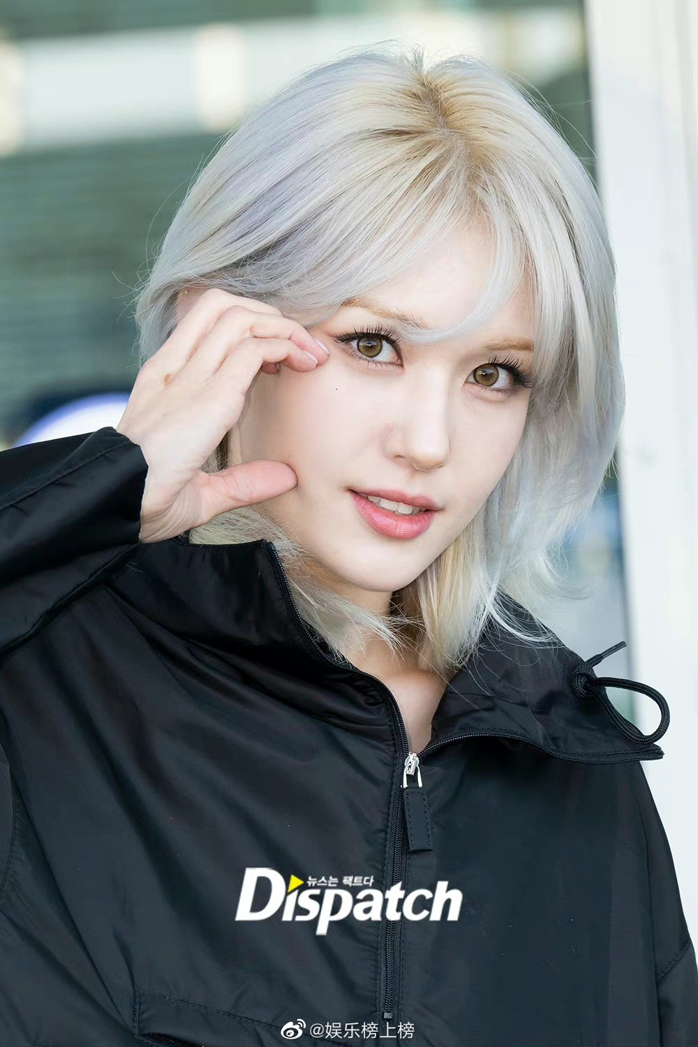 今日份SOMI机场生图，妹妹好米|SOMI_新浪新闻