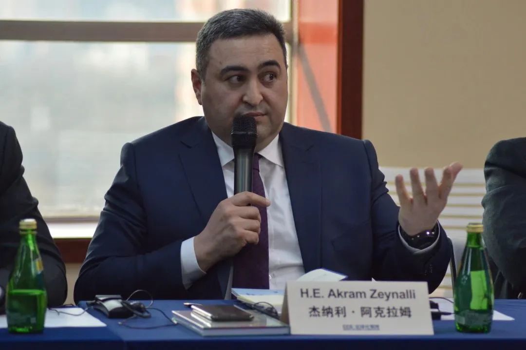 CCG举办大使圆桌 多国使节与专家学者热议新媒体时代的跨文化交流与全球经贸合作__财经头条