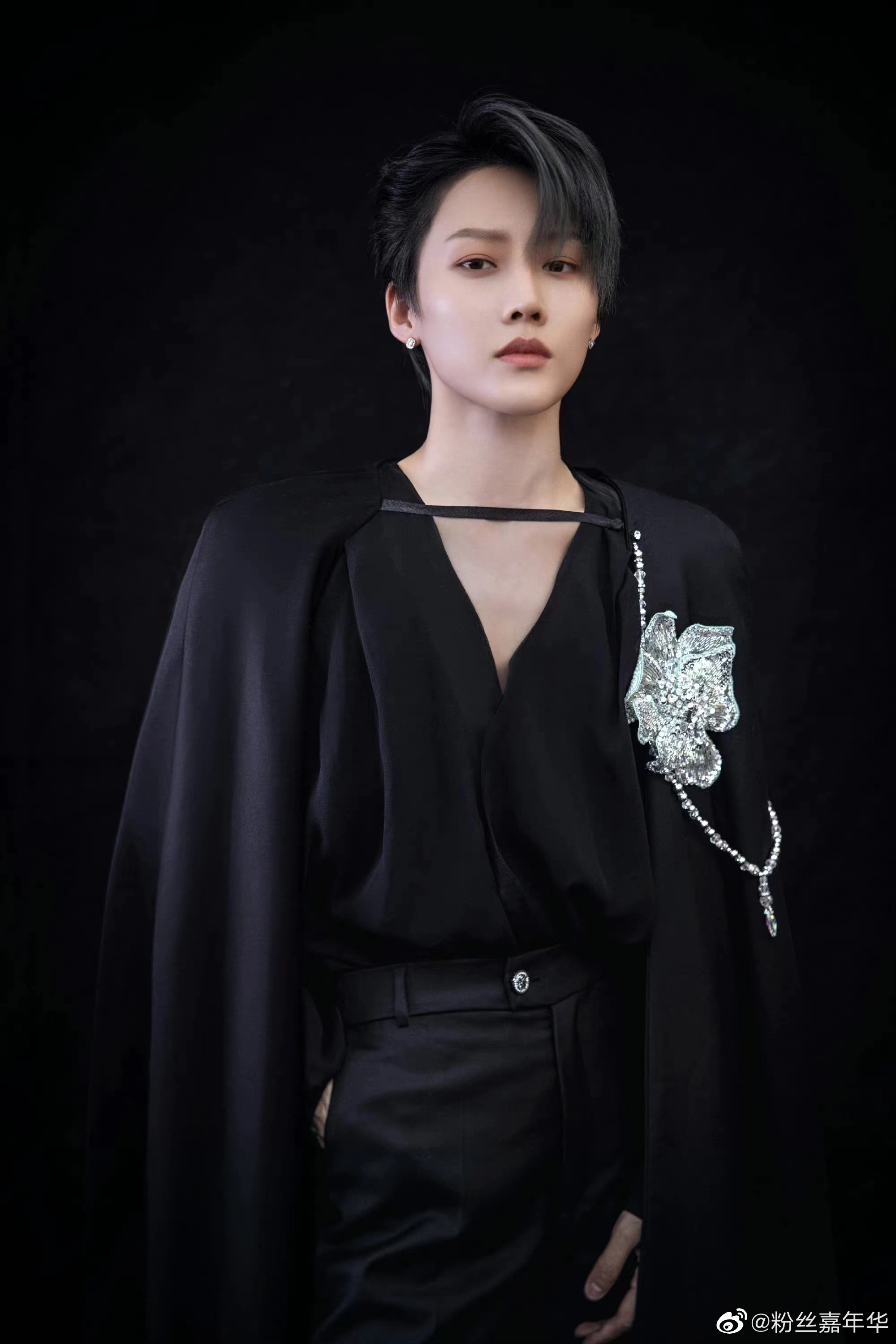 联合@刘雨昕工作室 联合发起巴黎时装周特别活动……