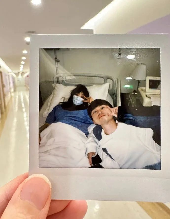 Doinb官宣得子，晒出同糖小幽以及宝宝幸福照片！__财经头条