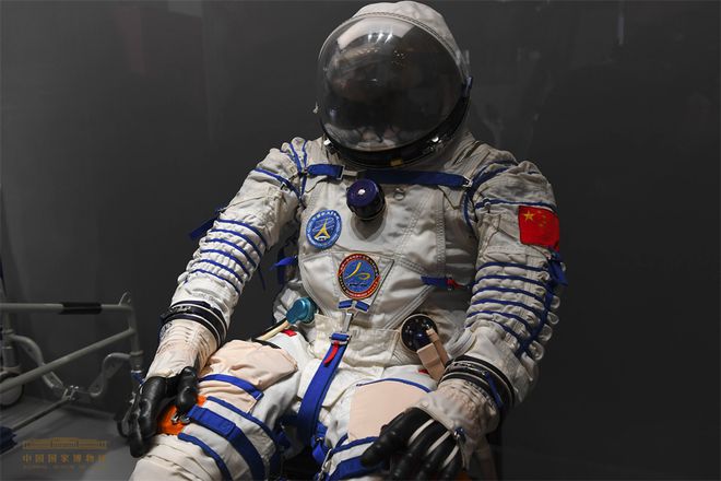 中国载人航天工程三十年成就展国博开幕__财经头条