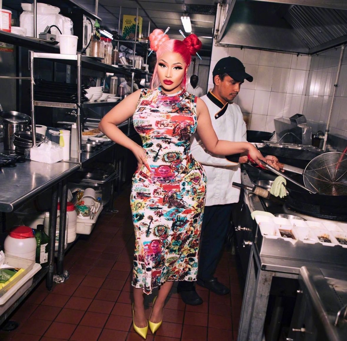 麻辣鸡Nicki Minaj回归新单《Red Ruby Da Sleeze》封面释出！