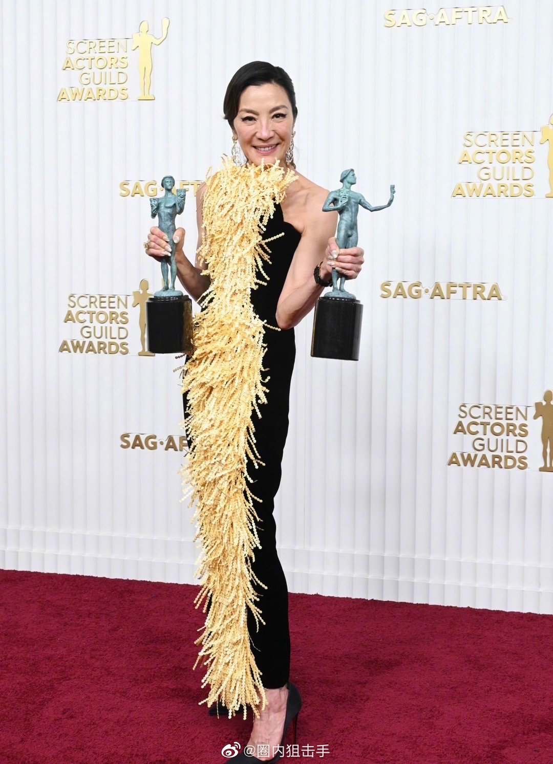 杨紫琼凭借《瞬息全宇宙》拿下了金球奖和工会大奖……|工会|瞬息全宇宙|杨紫琼_新浪新闻