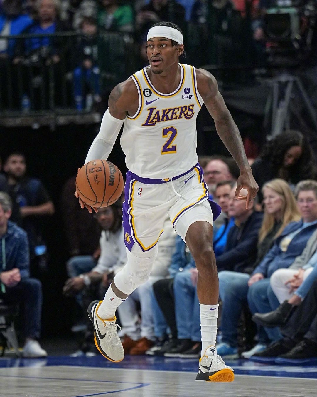 继续保持！刚才范德彪更新社媒写道：非常棒的团队胜利！让我们继续保持下去！