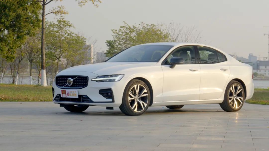 试驾沃尔沃S60，北欧豪华的内核不止于安全！-新浪汽车