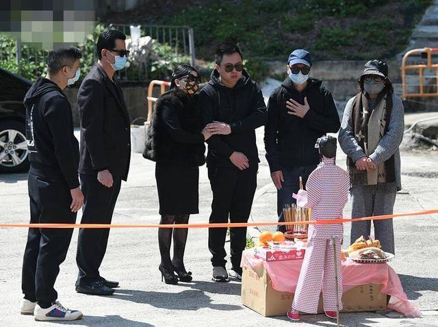 蔡天凤俩子女已知亡母遇害细节,前夫一家11月开始刻薄对待死者 翁静晶 前夫 蔡天凤 新浪新闻
