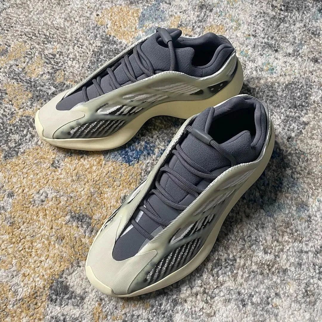 突发：Yeezy将恢复发售，价钱谈拢了？？