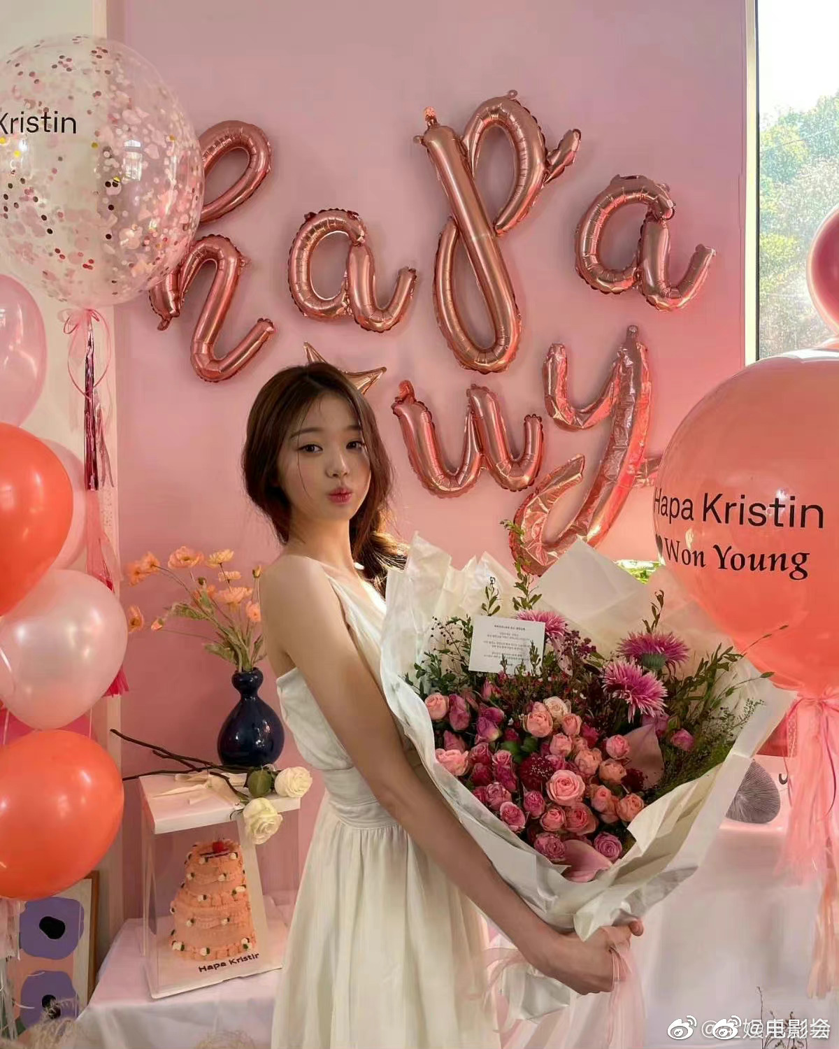 张元英ins晒捧花照真的非常的棒哦……