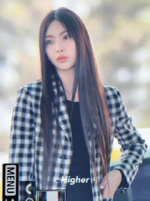 hyein巴黎时装周机场图🈶️豪门大小姐瞬间有脸了……_新浪新闻