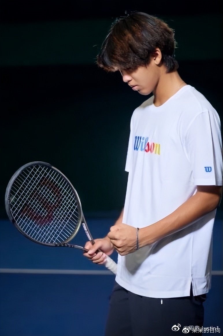 中国18岁网球新星包揽双冠，世界排名再创新高