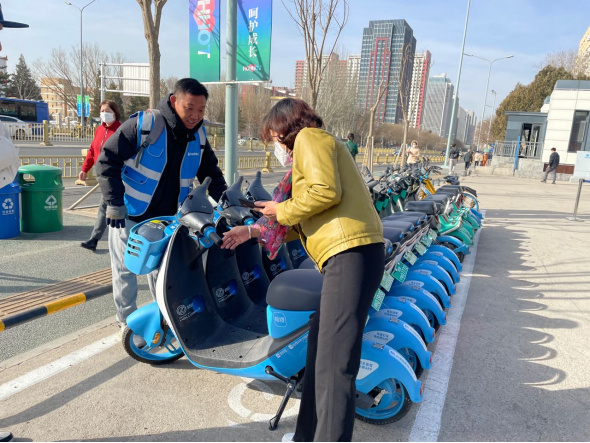 呼和浩特共享助力车上新 转向灯、定速巡航功能让骑行安全又便捷__财经头条