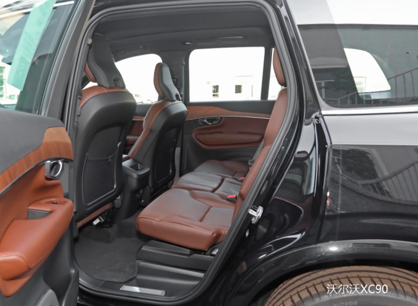 座座豪华，与沃尔沃XC90对比，凯迪拉克XT6保值率更高！-新浪汽车