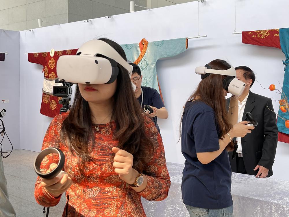 【视频】中华传统服饰邂逅现代科技，呈现一场虚实相生的艺术盛宴